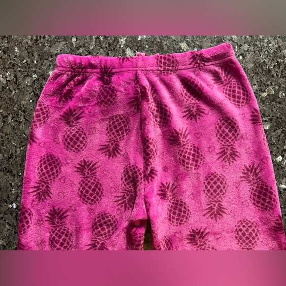 Mayfair | Intimates & Sleepwear | Nwt Mayfair Ladies Velvet Pineapple ...